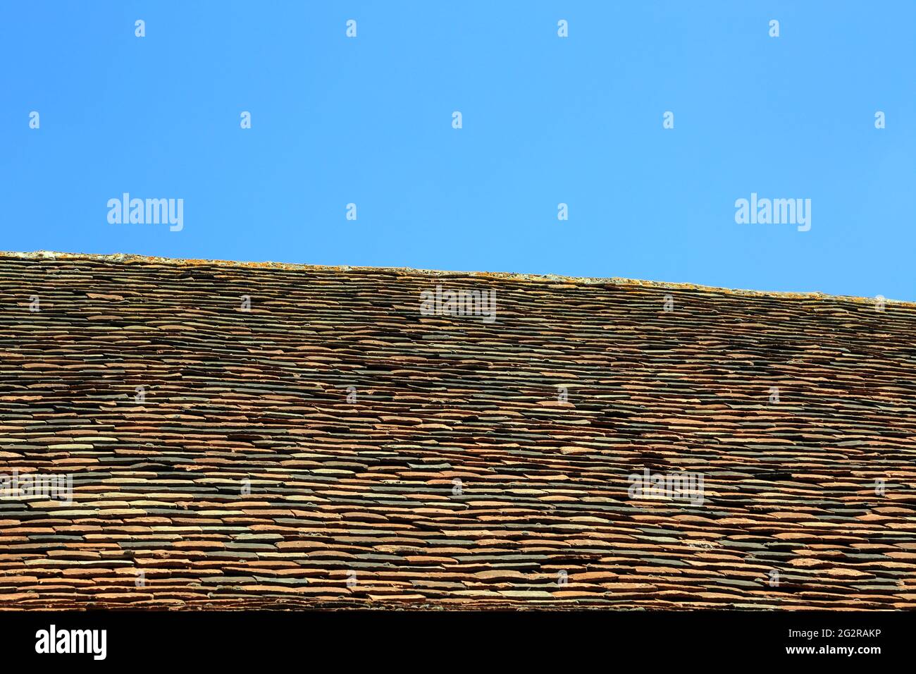 Traditional british rooftop hi-res stock photography and images - Alamy