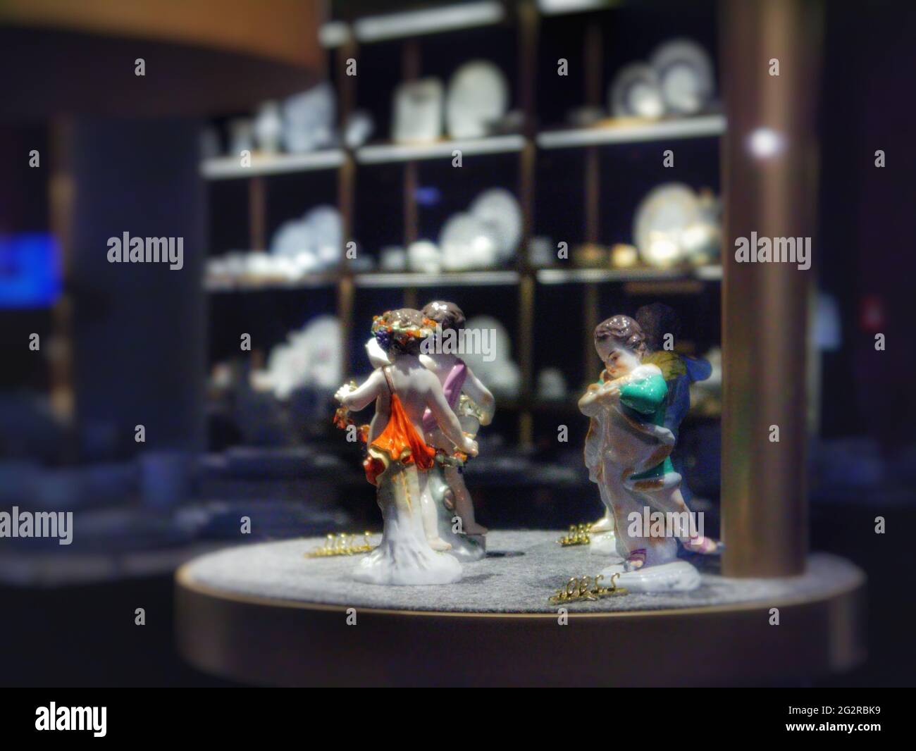 Antique porcelain figurines hi-res stock photography and images - Alamy