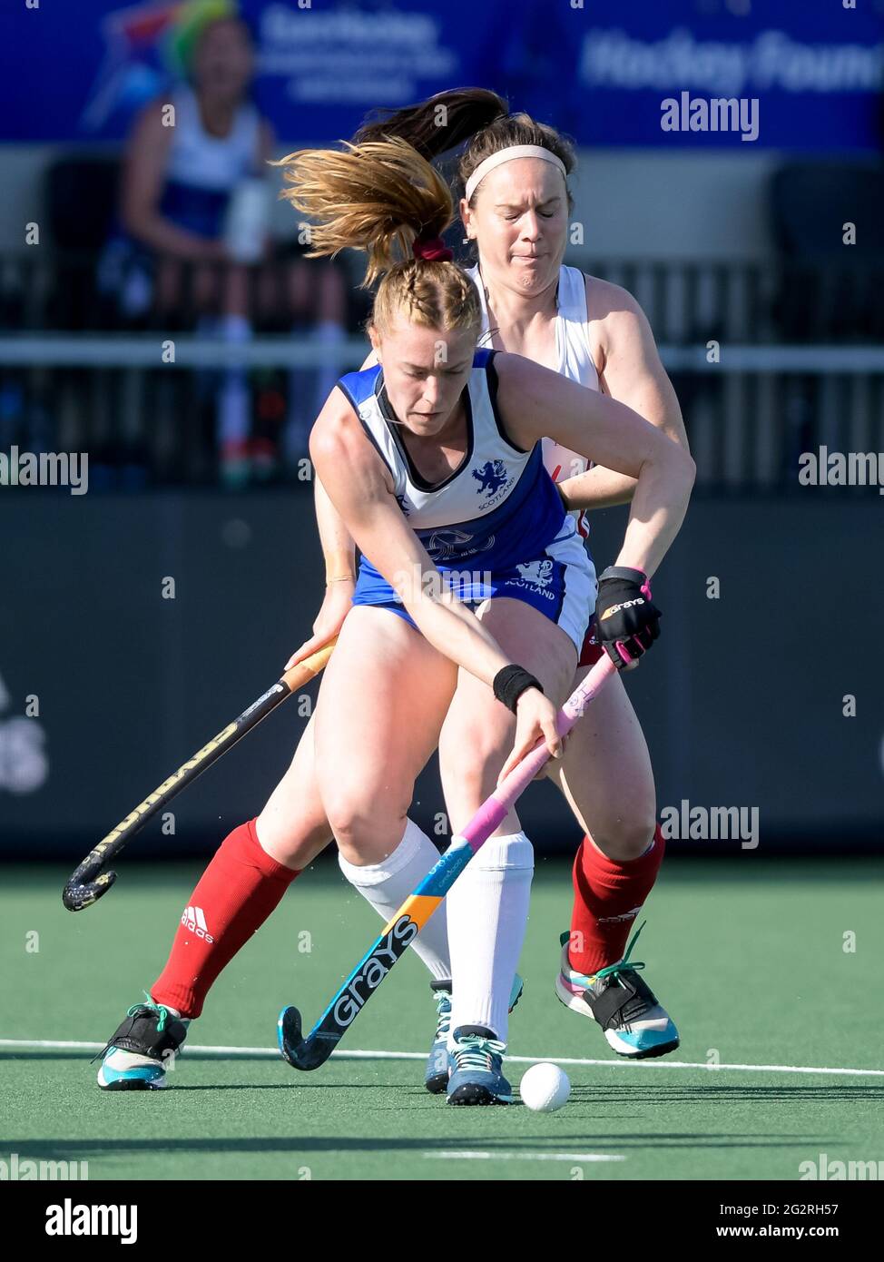 AMSTELVEEN, NETHERLANDS - JUNE 12: Laura Unsworth of England and Sarah ...