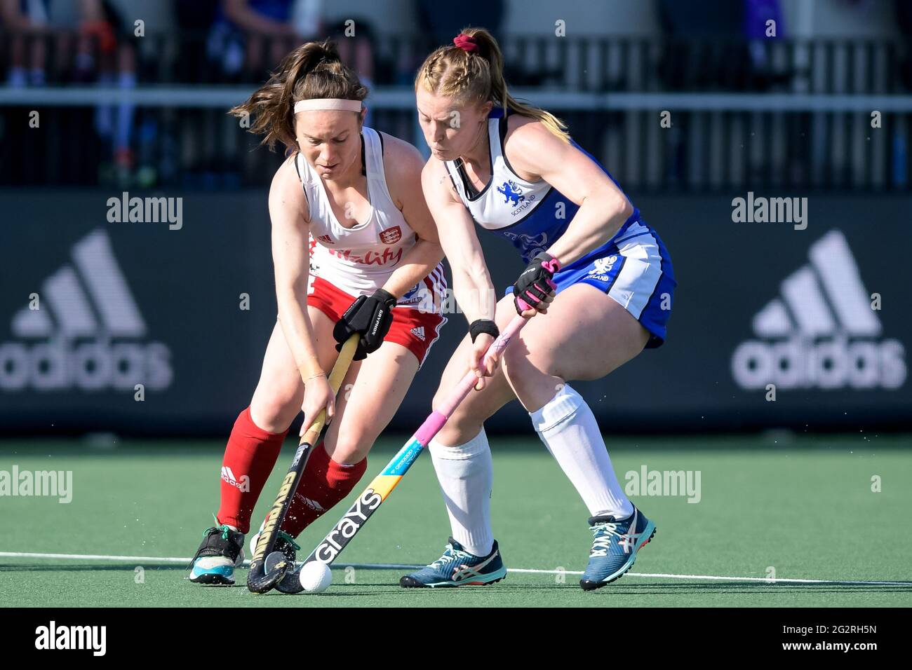 AMSTELVEEN, NETHERLANDS - JUNE 12: Laura Unsworth of England and Sarah ...