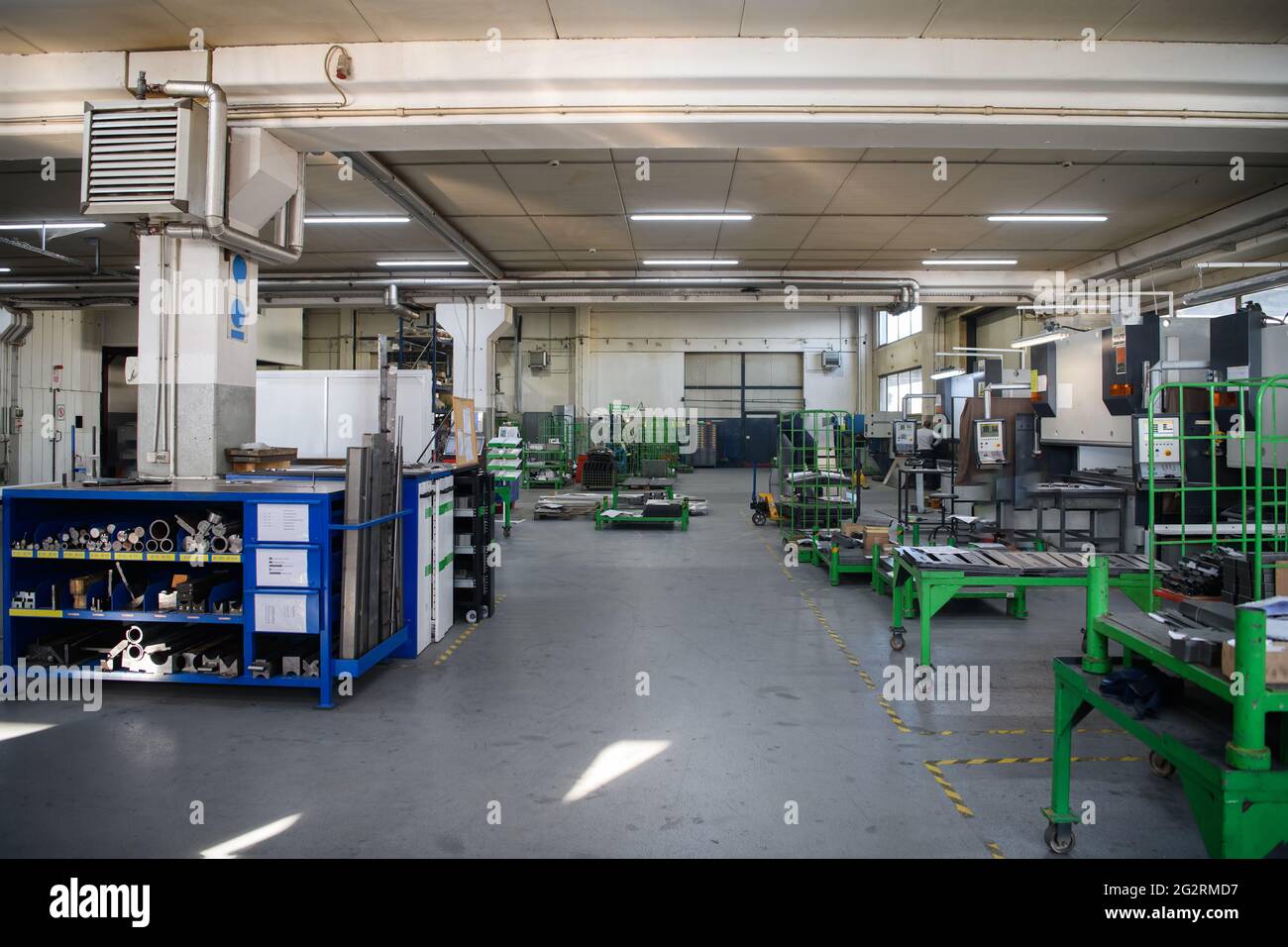 modern industrial factory for mechanical engineering equipment and ...