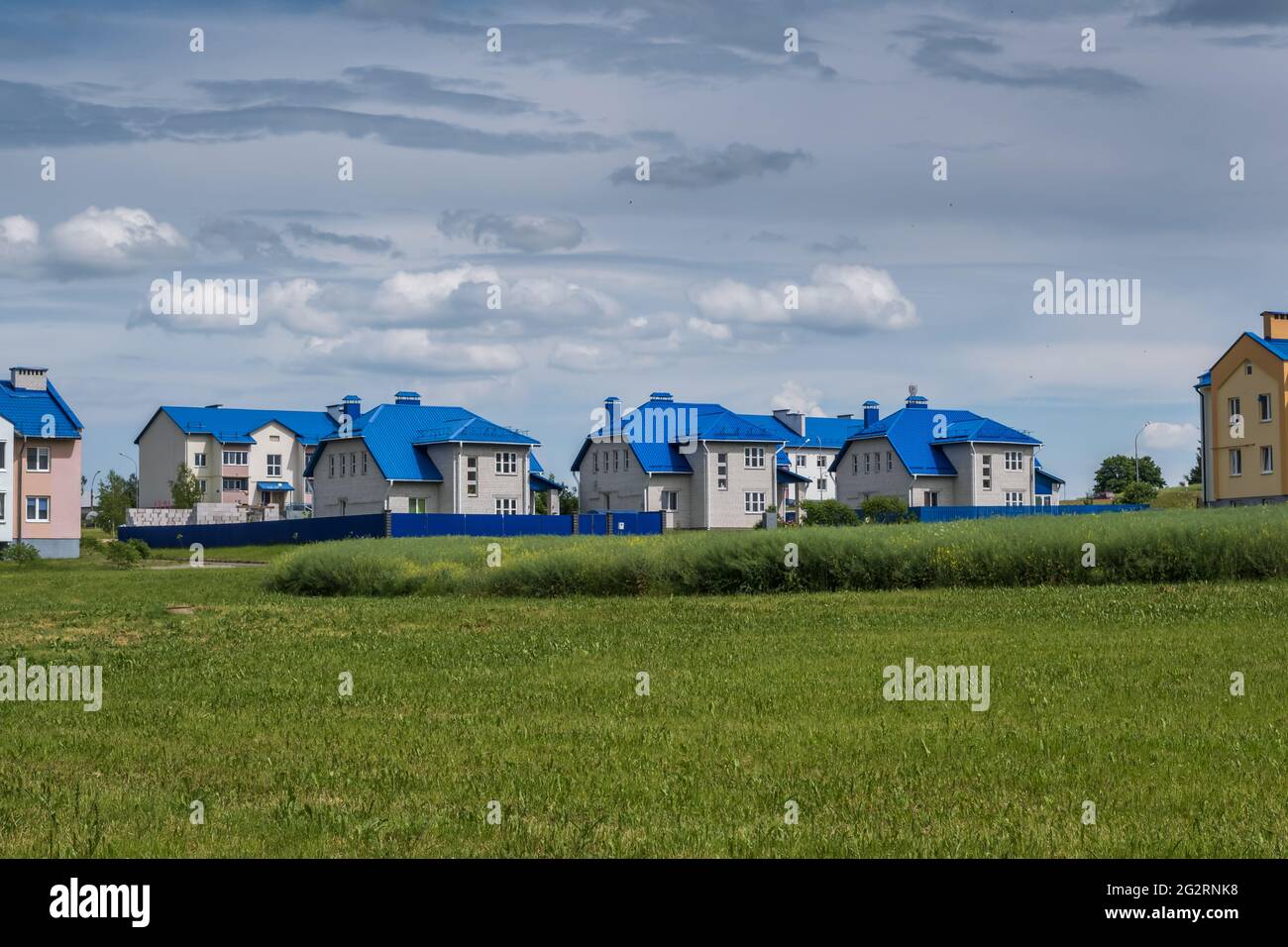 Colorful row suburban houses hi-res stock photography and images - Alamy