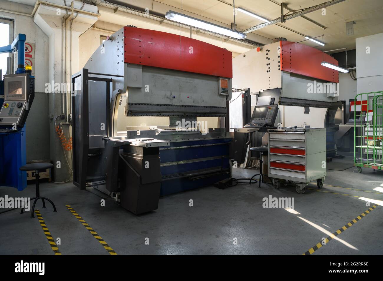 modern industrial factory for mechanical engineering equipment and ...