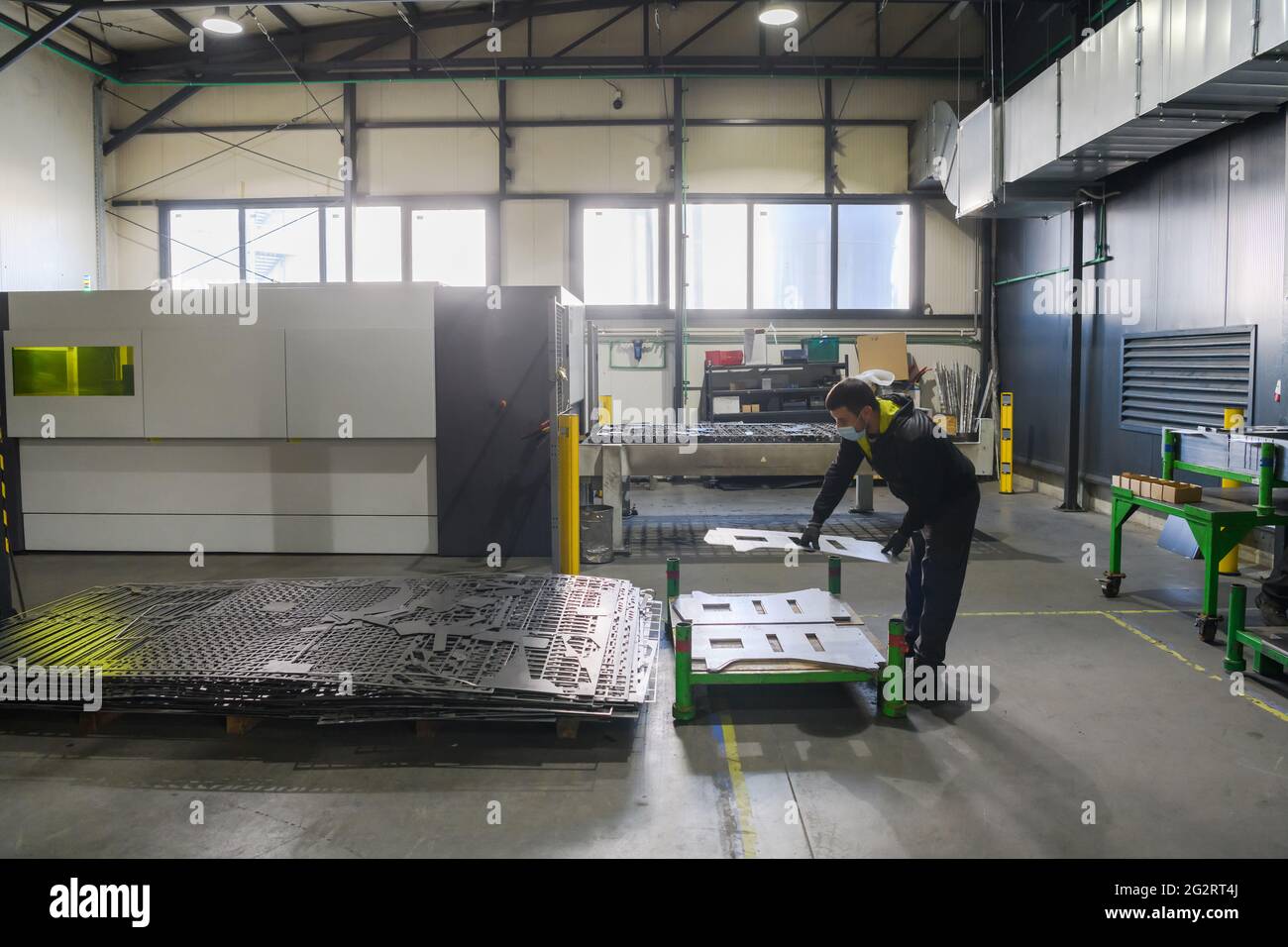 Cnc machine and covid hi-res stock photography and images - Alamy