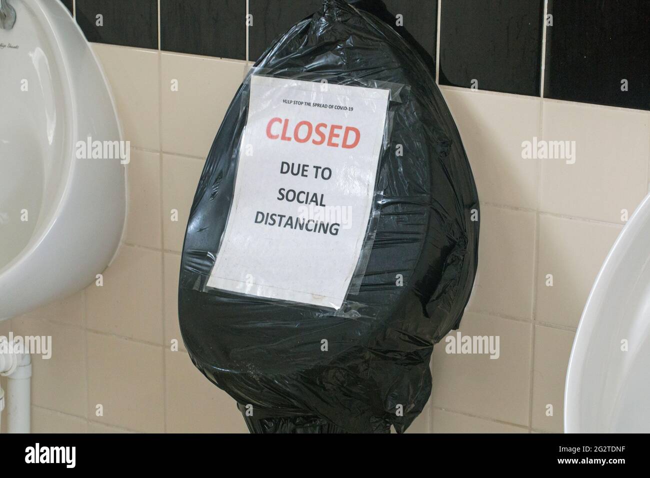 Male Toilet Sign Urinal High Resolution Stock Photography and Images ...