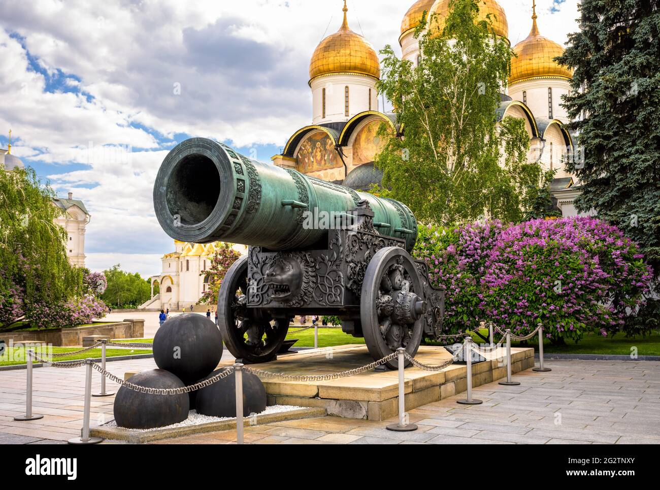 Tzar cannon hi-res stock photography and images - Alamy