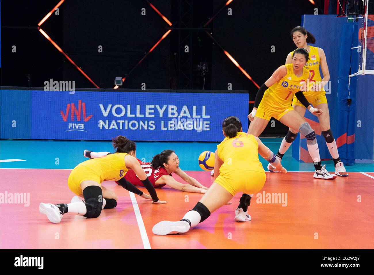 Mengjie wang hi-res stock photography and images - Alamy