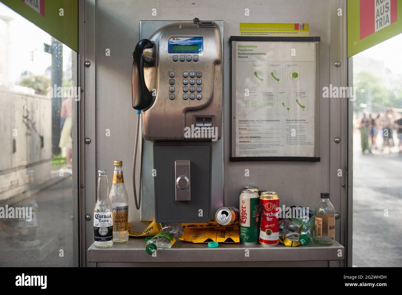 Vienna public telephone hi-res stock photography and images - Alamy