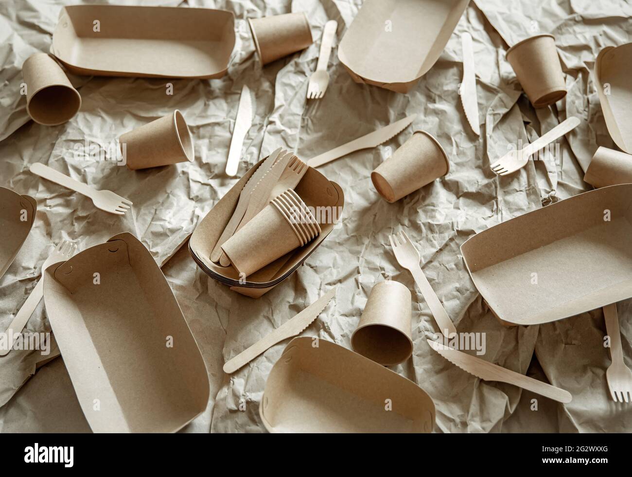 Eco-friendly disposable tableware used in fast food, restaurants ...