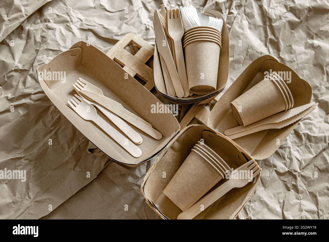 Eco-friendly disposable tableware used in fast food, restaurants ...