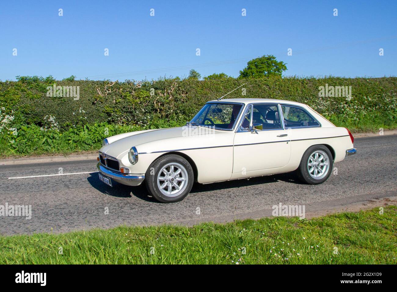 Mg car 1970s hi-res stock photography and images - Alamy