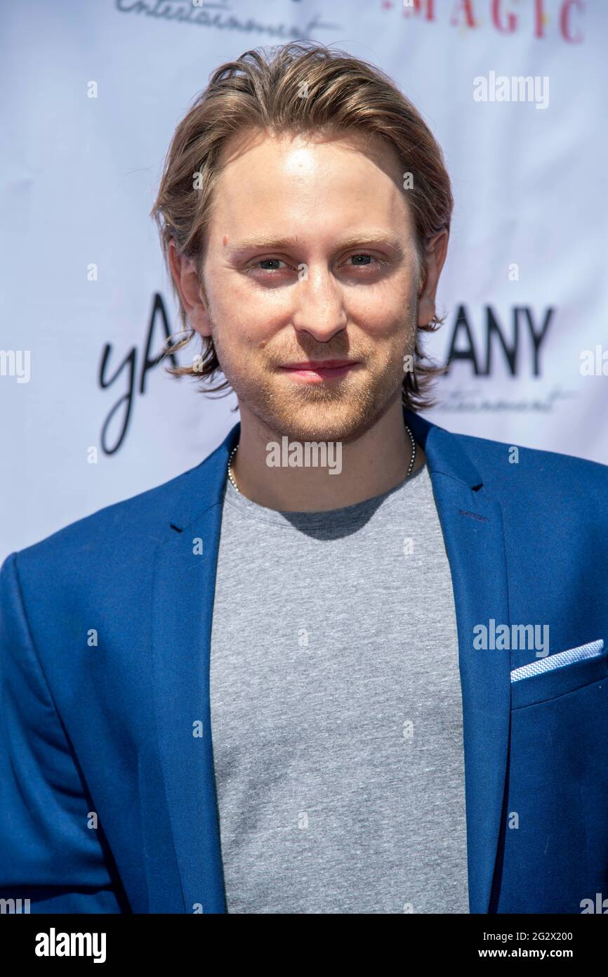 Eric Nelsen attends LANY Entertainment summer industry mixer at private ...