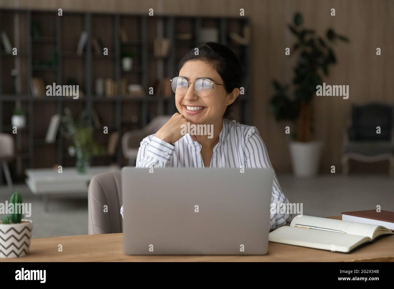 Indian woman scientist hi-res stock photography and images - Alamy