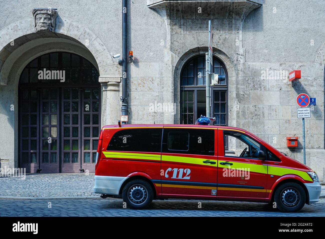 Old emergency vehicle hi-res stock photography and images - Alamy