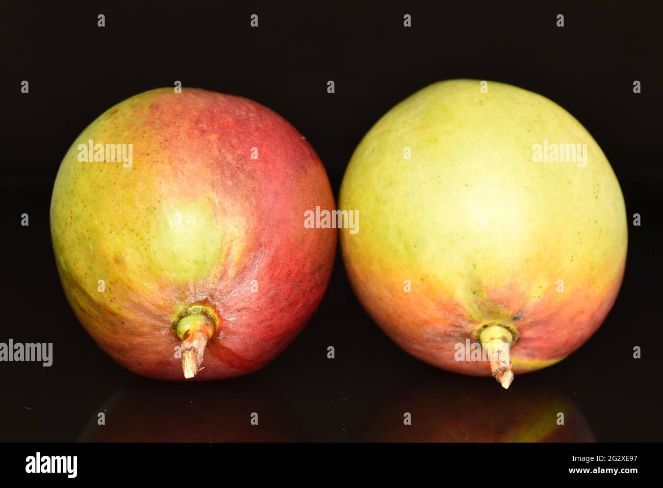 Cut pieces of mangoes hi-res stock photography and images - Alamy