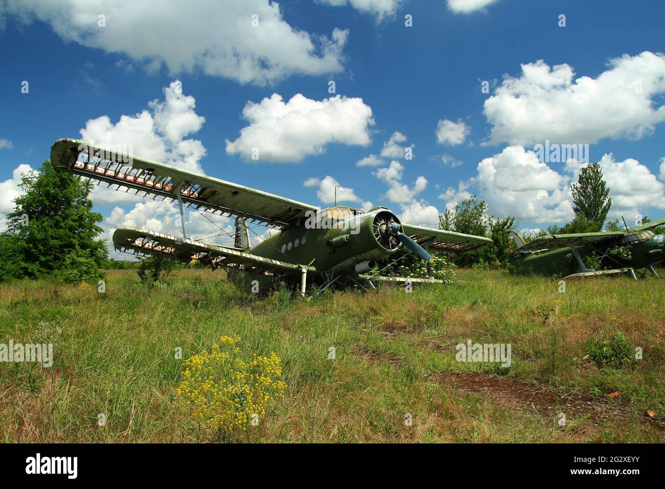 Double winged aircraft hi-res stock photography and images - Alamy
