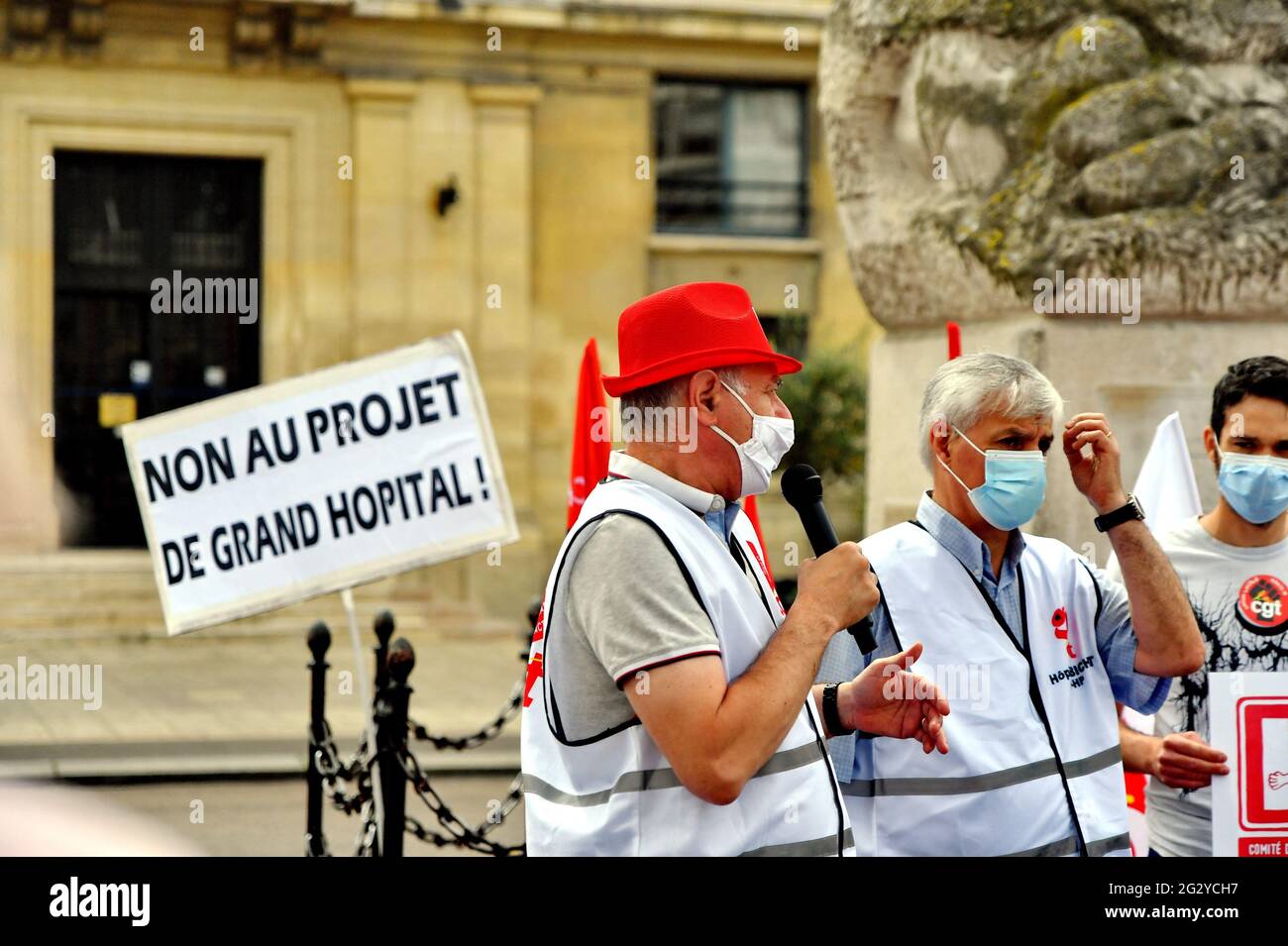 No to the closure of Bichat and Beaujon hospitals demonstration for the ...