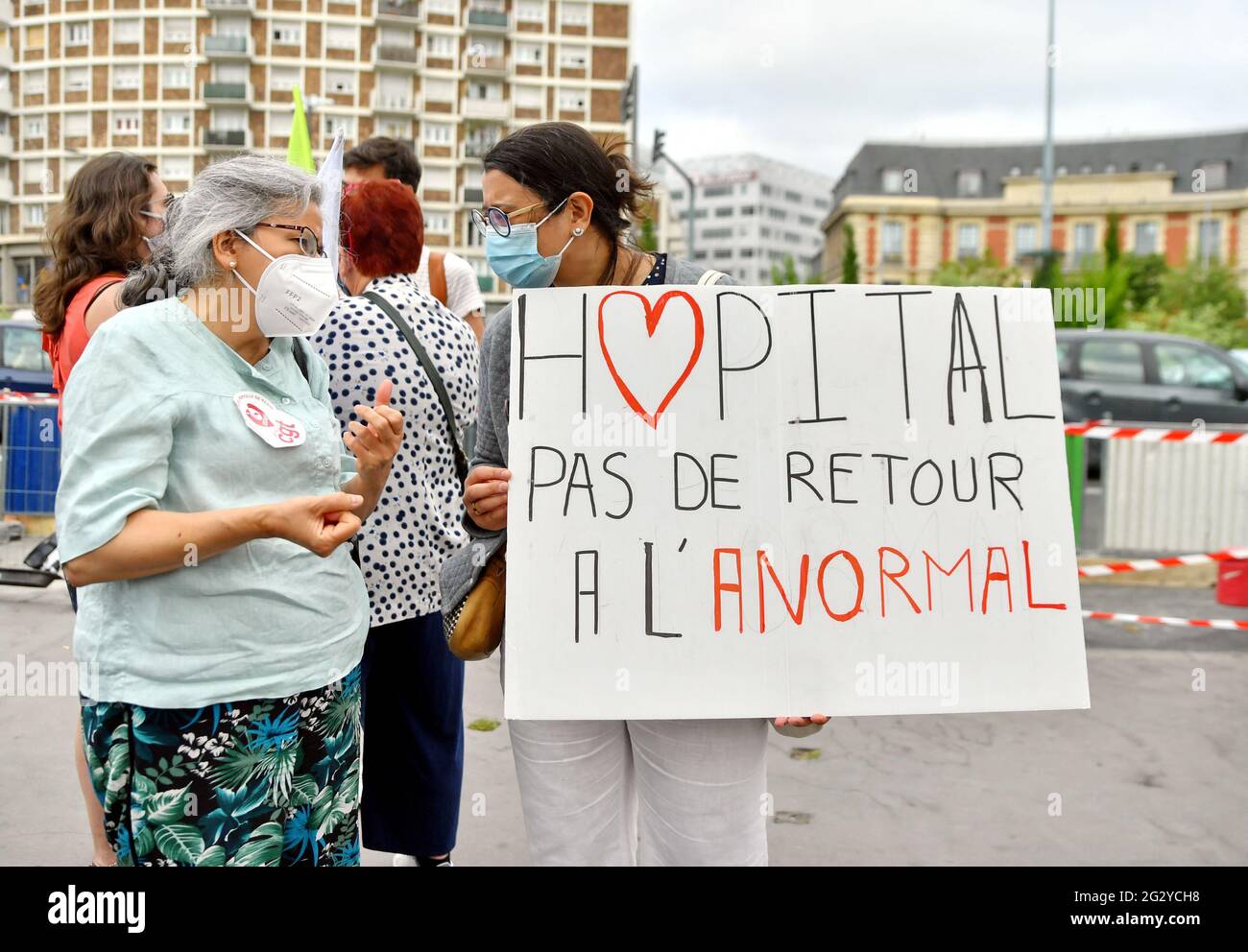 No to the closure of Bichat and Beaujon hospitals demonstration for the ...