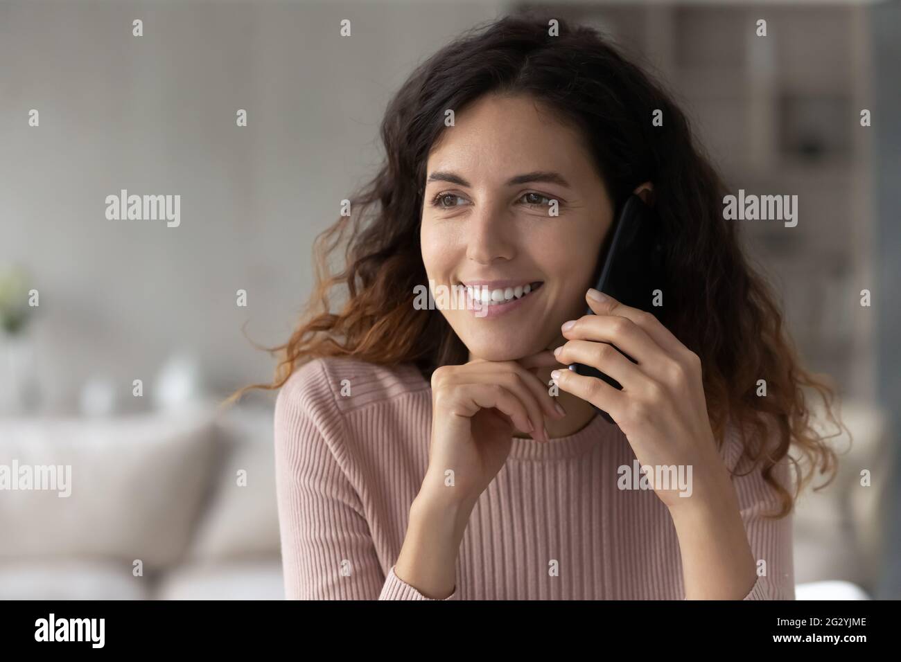 Cellphone call hi-res stock photography and images - Alamy