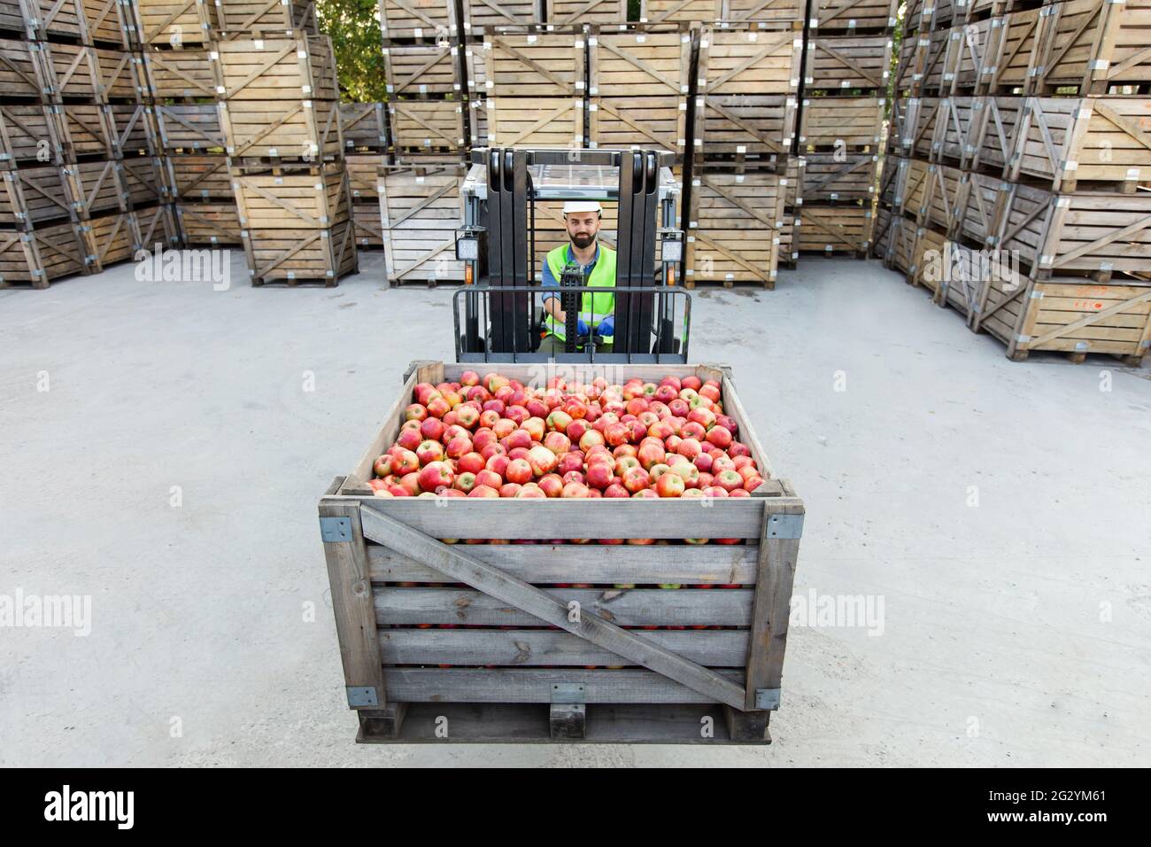 Transport of fruits hi-res stock photography and images - Alamy
