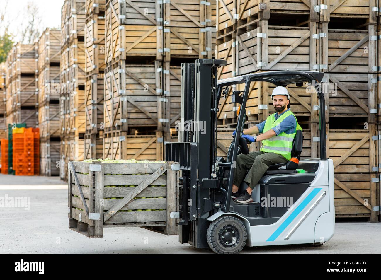 Warehouse service, work with orders, distribution to store and farmers ...