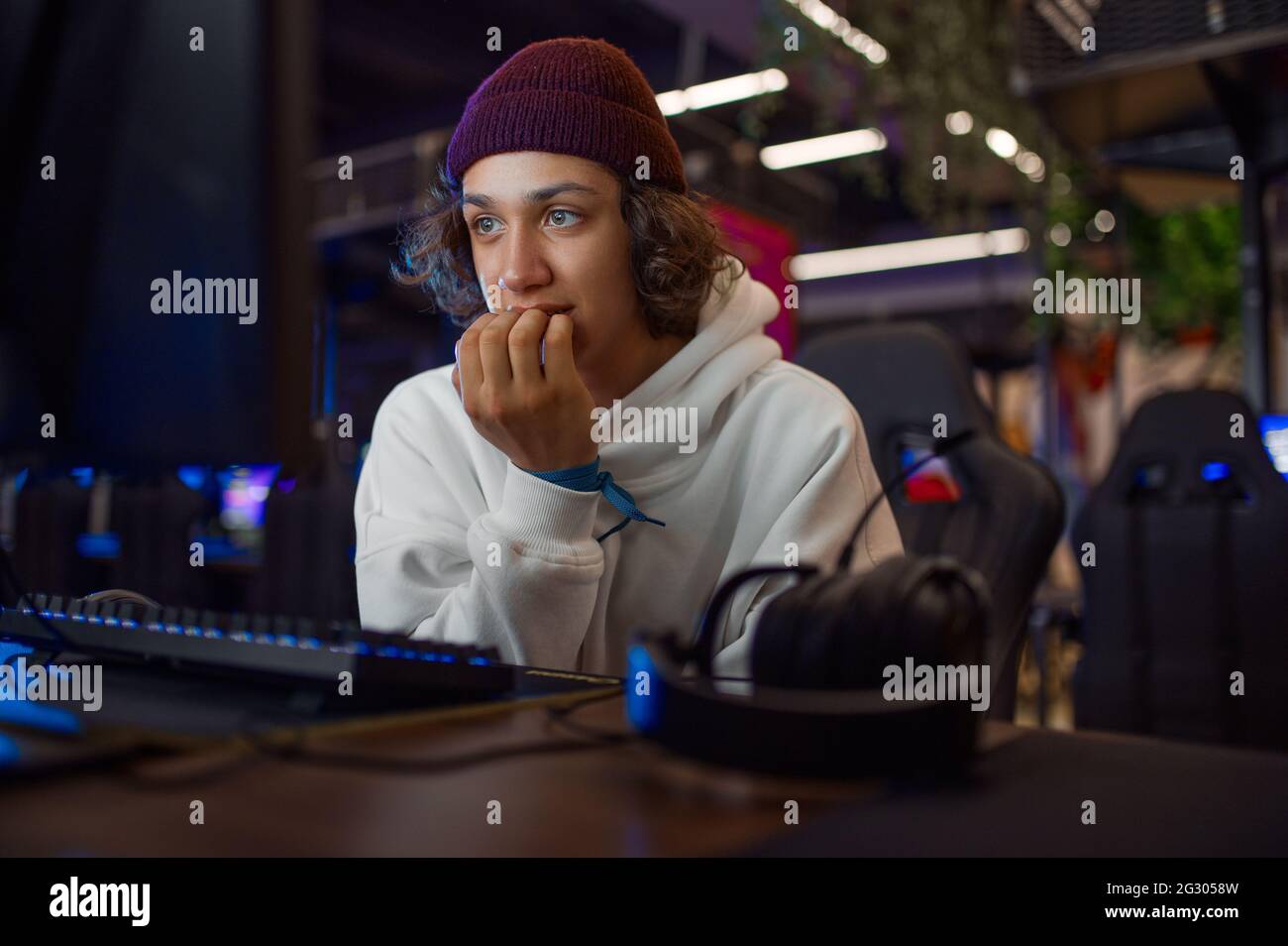 Boy Computer Staring High Resolution Stock Photography and Images - Alamy