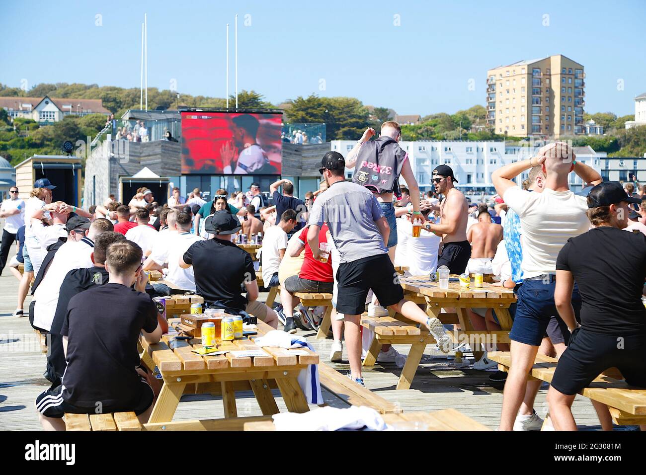 England football fans beer hi-res stock photography and images - Alamy