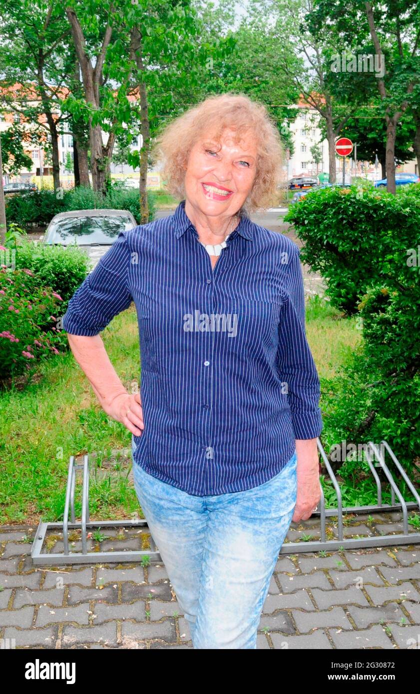 Pille coronavirus hi-res stock photography and images - Alamy