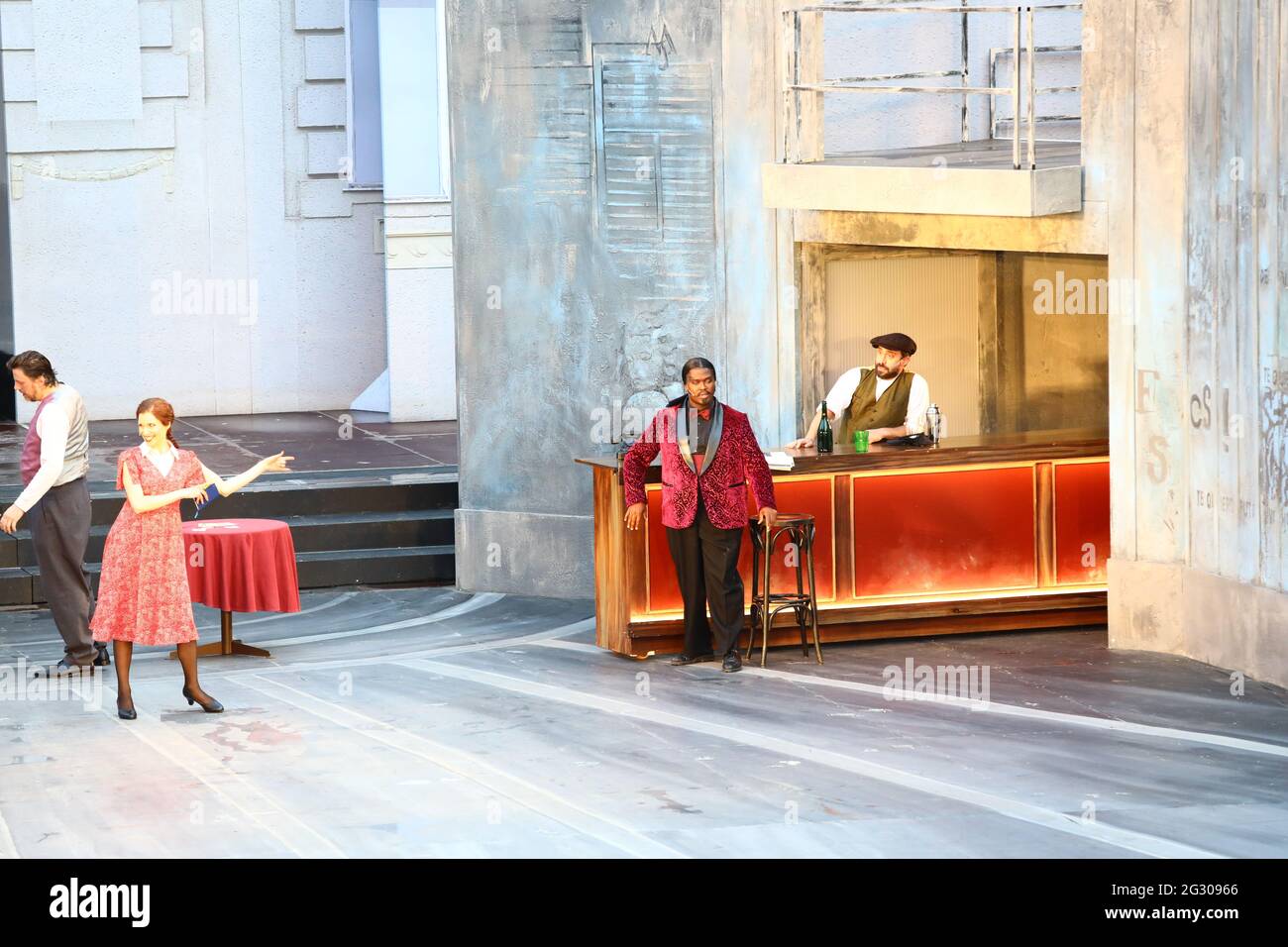 Premiere: Musical "Evita" , in den Hauptrollen Anna Gössi,Max Dollinger ...