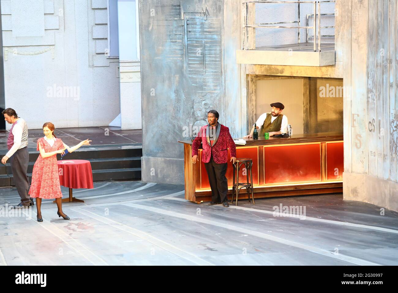 Premiere: Musical "Evita" , in den Hauptrollen Anna Gössi,Max Dollinger ...