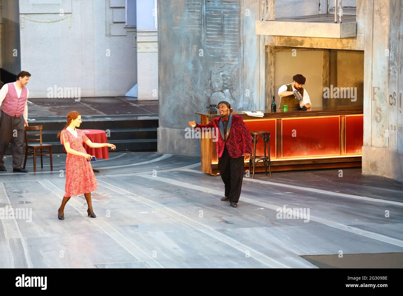 Premiere: Musical "Evita" , in den Hauptrollen Anna Gössi,Max Dollinger ...
