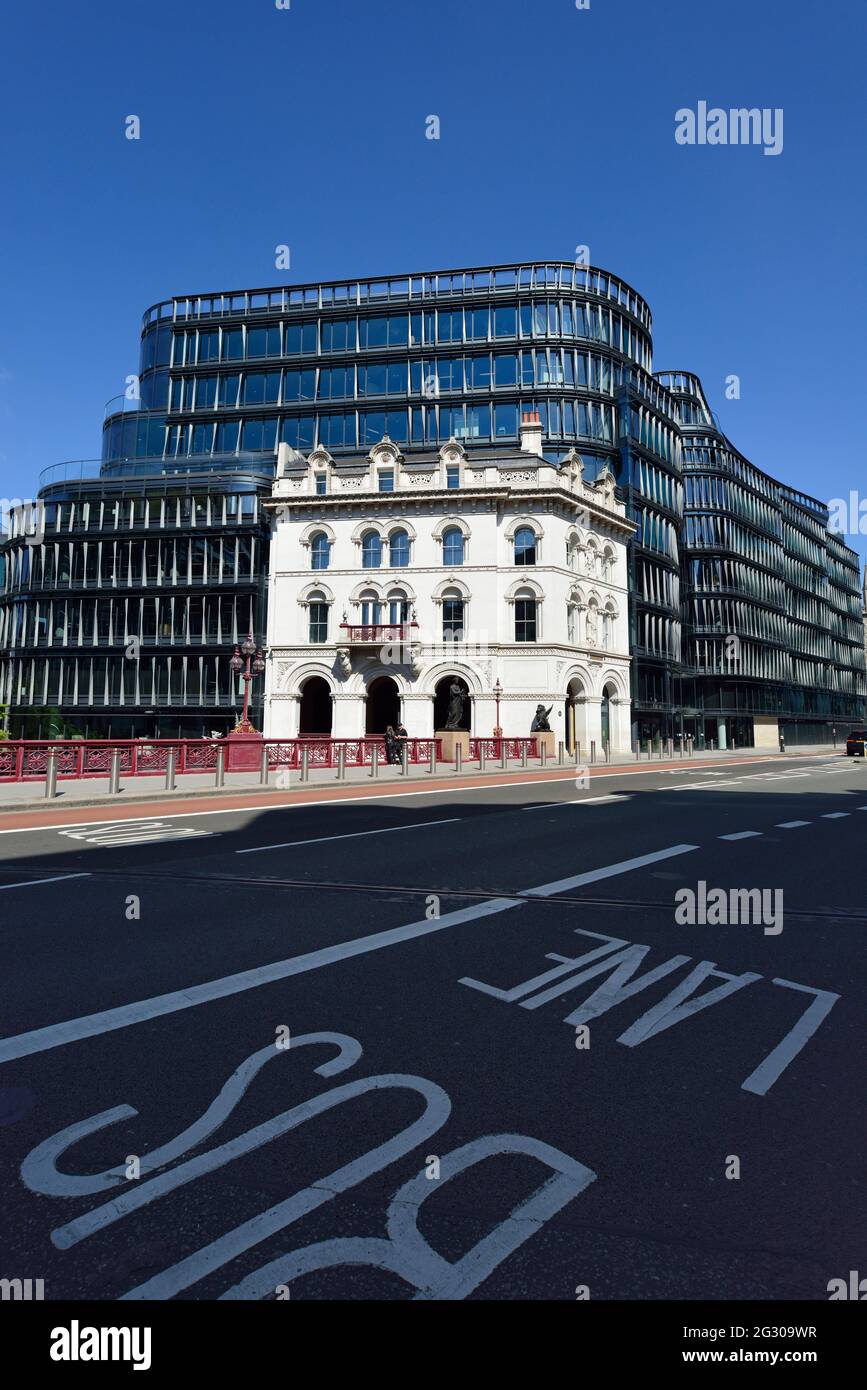 Amazon Headquarters Uk High Resolution Stock Photography and Images - Alamy