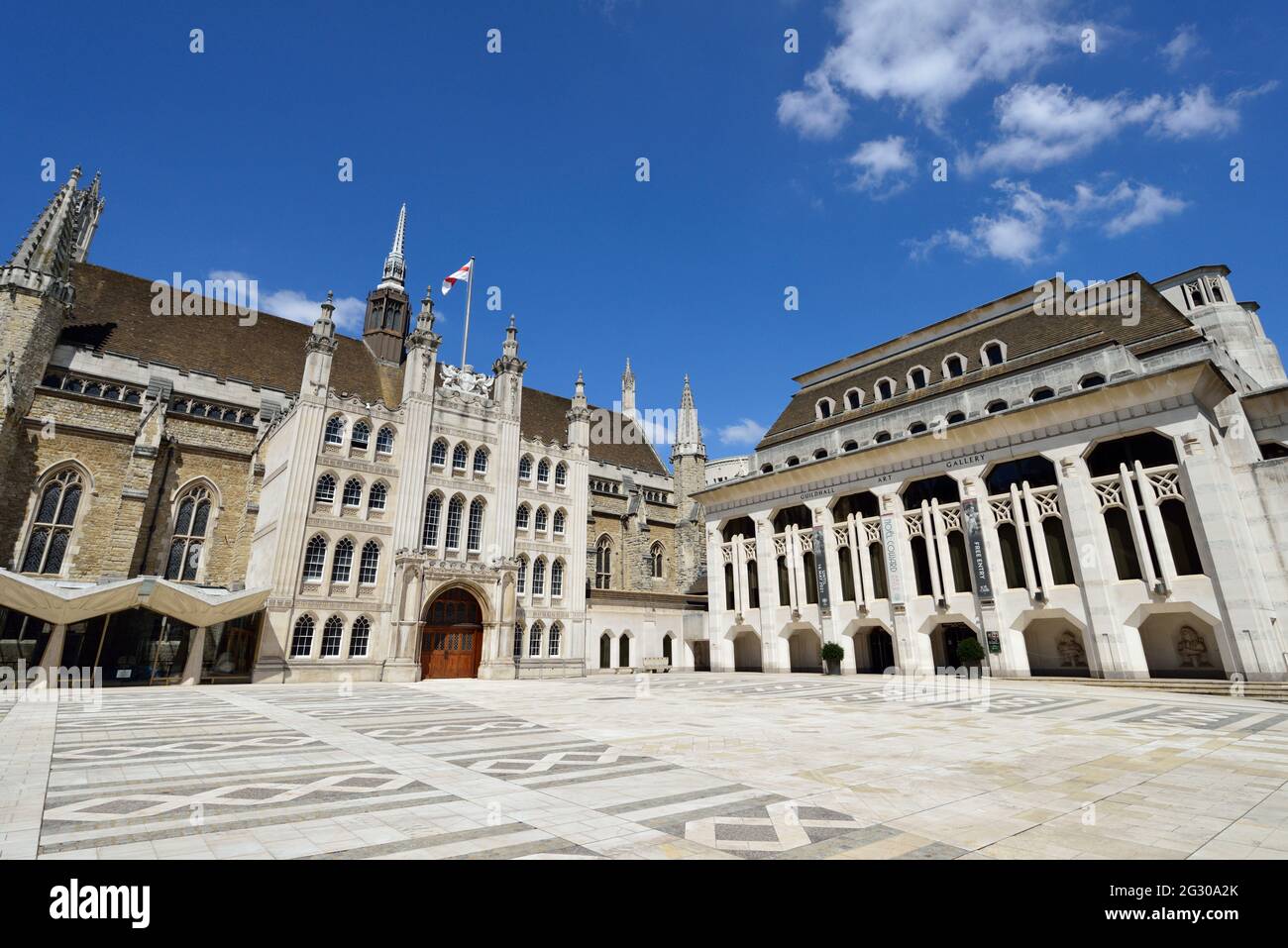 The Guildhall with art gallery, Guildhall Yard, Gresham street ...