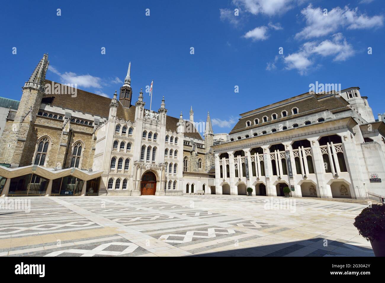 Guildhall library building hi-res stock photography and images - Alamy