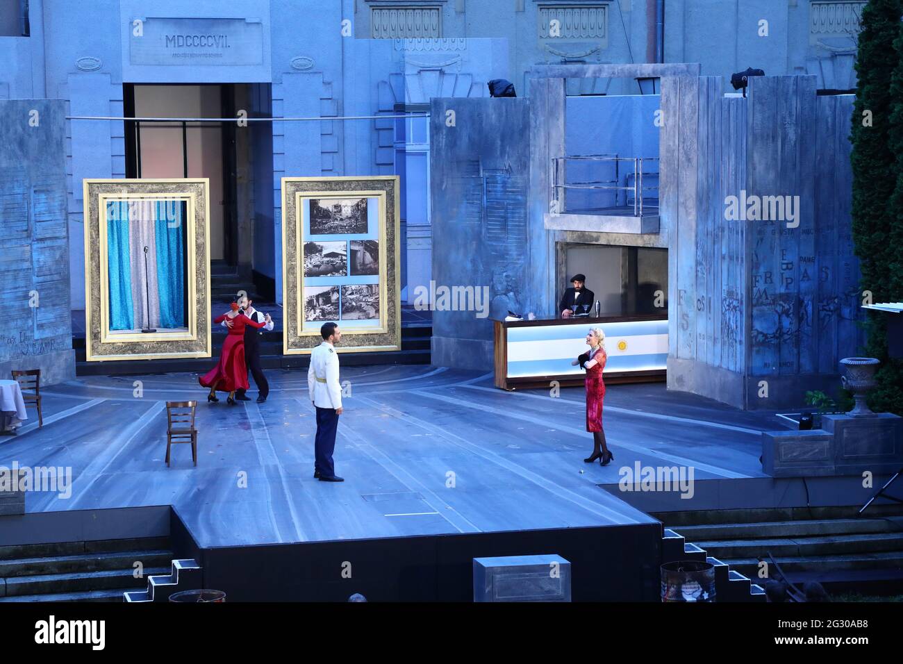 Premiere: Musical "Evita" , in den Hauptrollen Anna Gössi,Max Dollinger ...