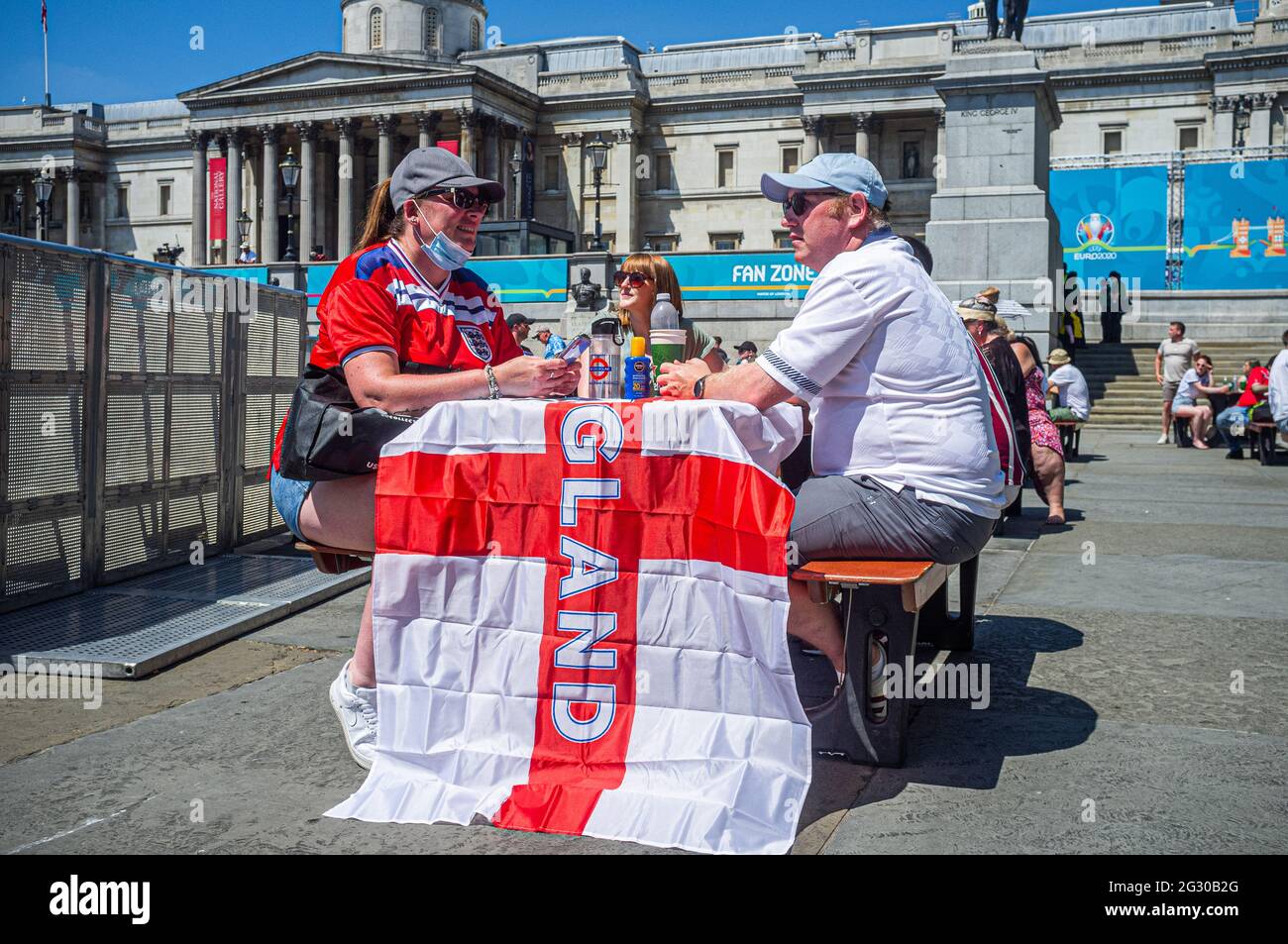 Wembley fan zone soccer hi-res stock photography and images - Alamy