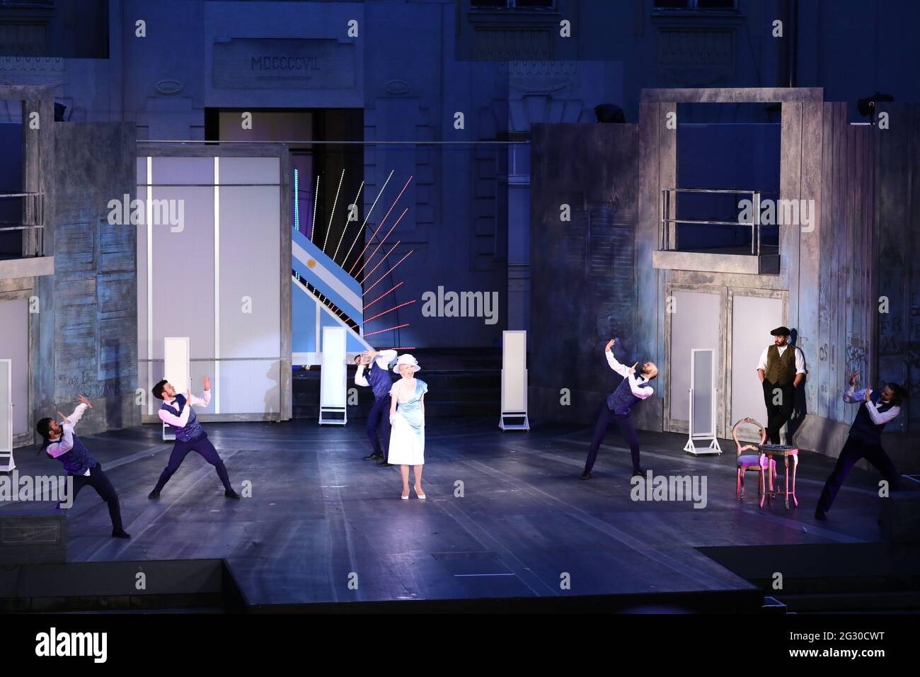 Premiere: Musical "Evita" , in den Hauptrollen Anna Gössi,Max Dollinger ...