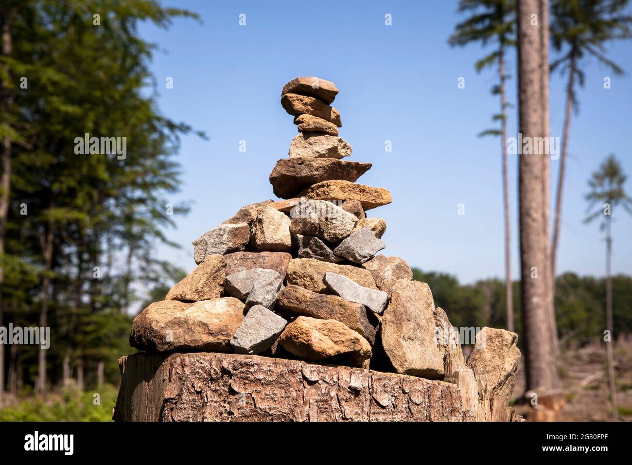 Kleine pyramide hi-res stock photography and images - Alamy