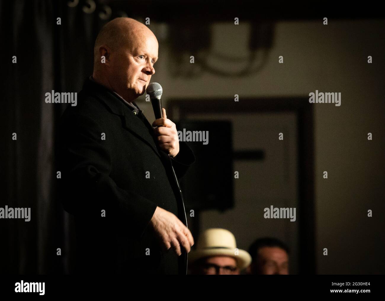 Stand up comedian in audience london hi-res stock photography and ...