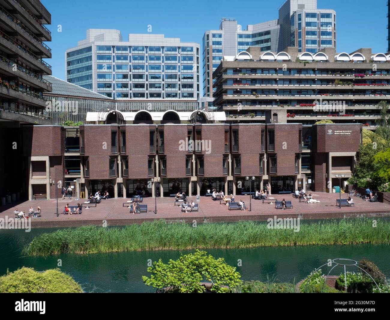 Barbican water garden hi-res stock photography and images - Alamy