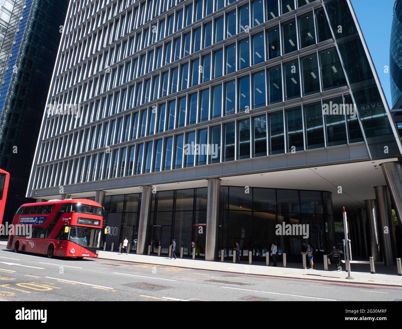 100 bishopgate London skyscraper in the City of London Stock Photo - Alamy