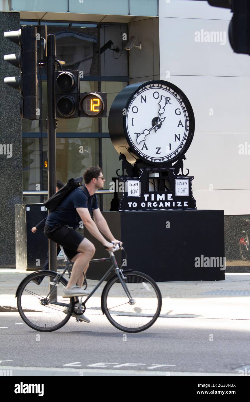 Time based art hi-res stock photography and images - Alamy