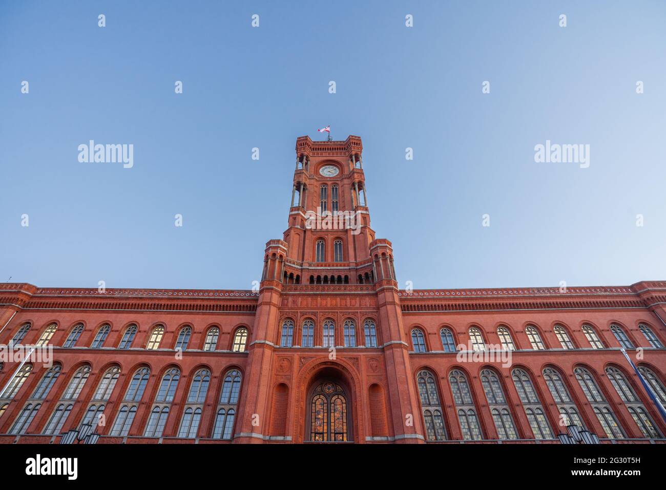 Rotes rathaus hi-res stock photography and images - Alamy