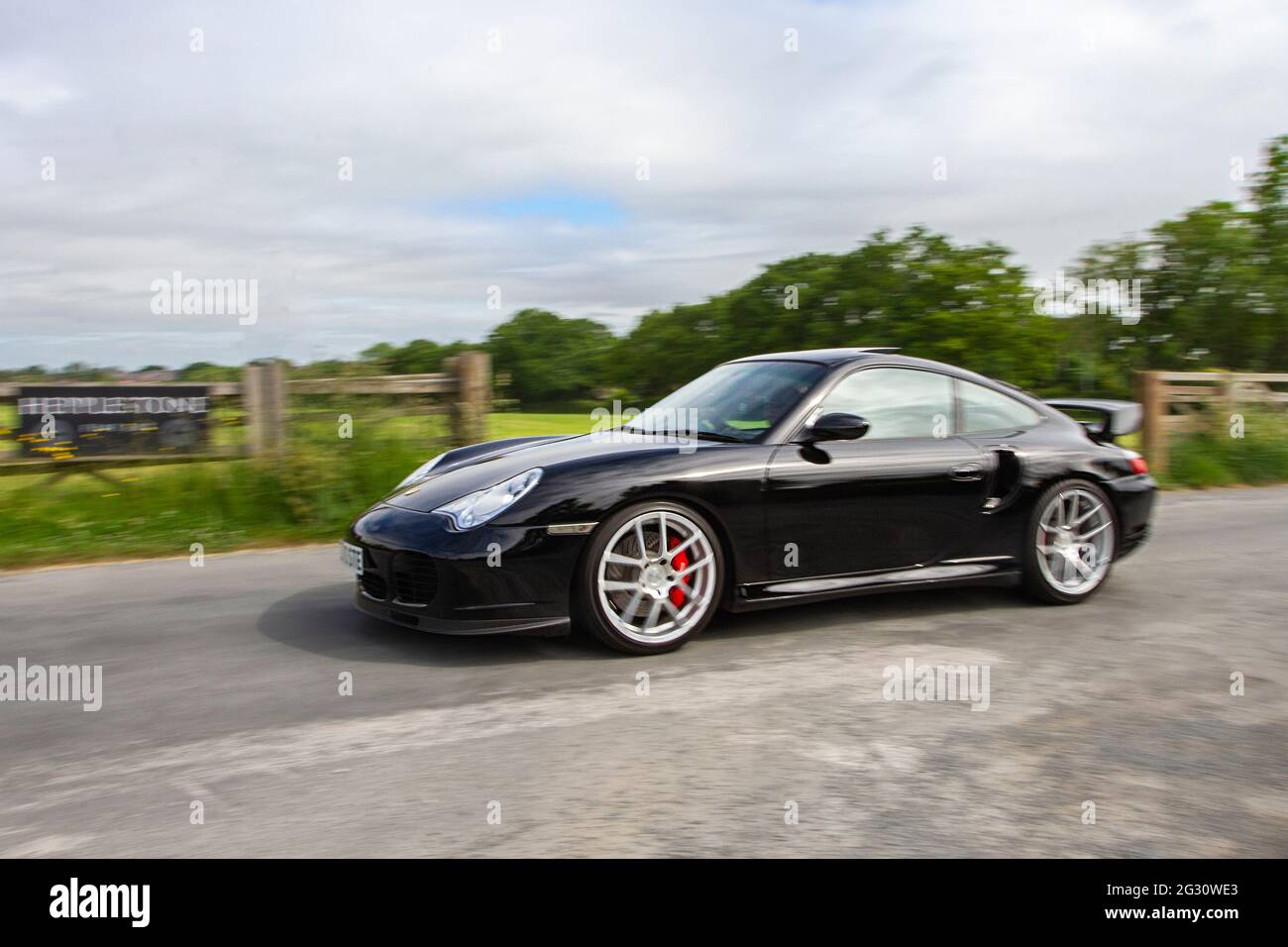 Vintage porsche side view hi-res stock photography and images - Alamy