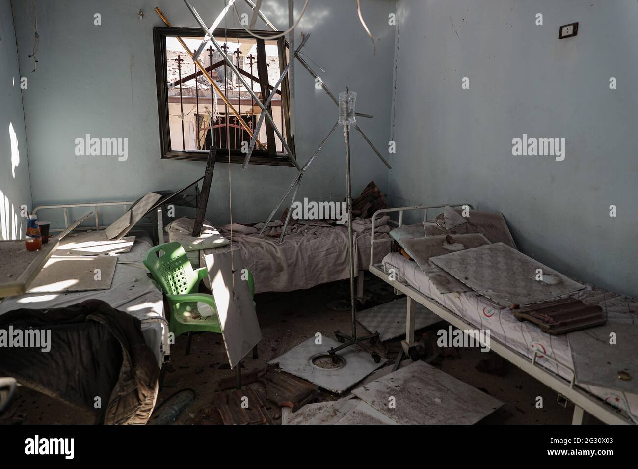 Damaged hospital hi-res stock photography and images - Alamy