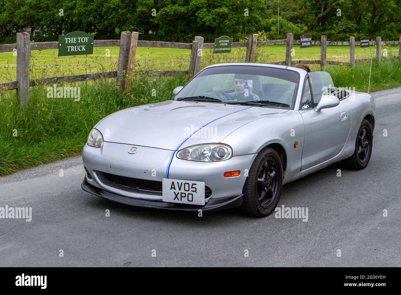 Mazda Mx-5 Silver Car Roadster Annual Manchester to Blackpool Vintage ...