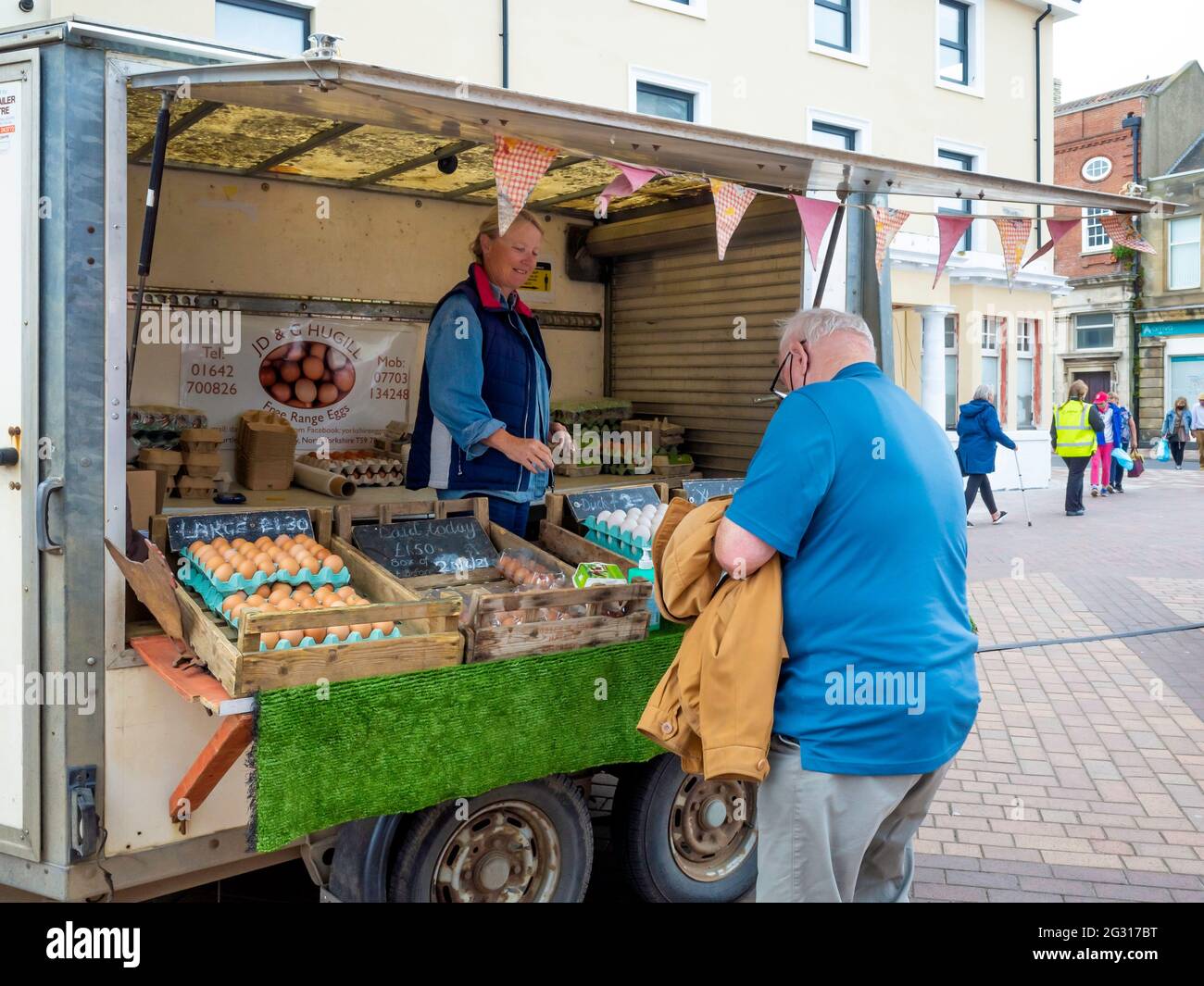 Market stall eggs hi-res stock photography and images - Alamy