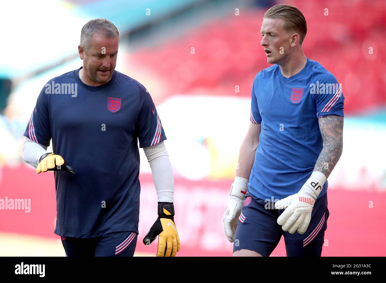 Goalkeeping coach martyn margetson hi-res stock photography and images ...