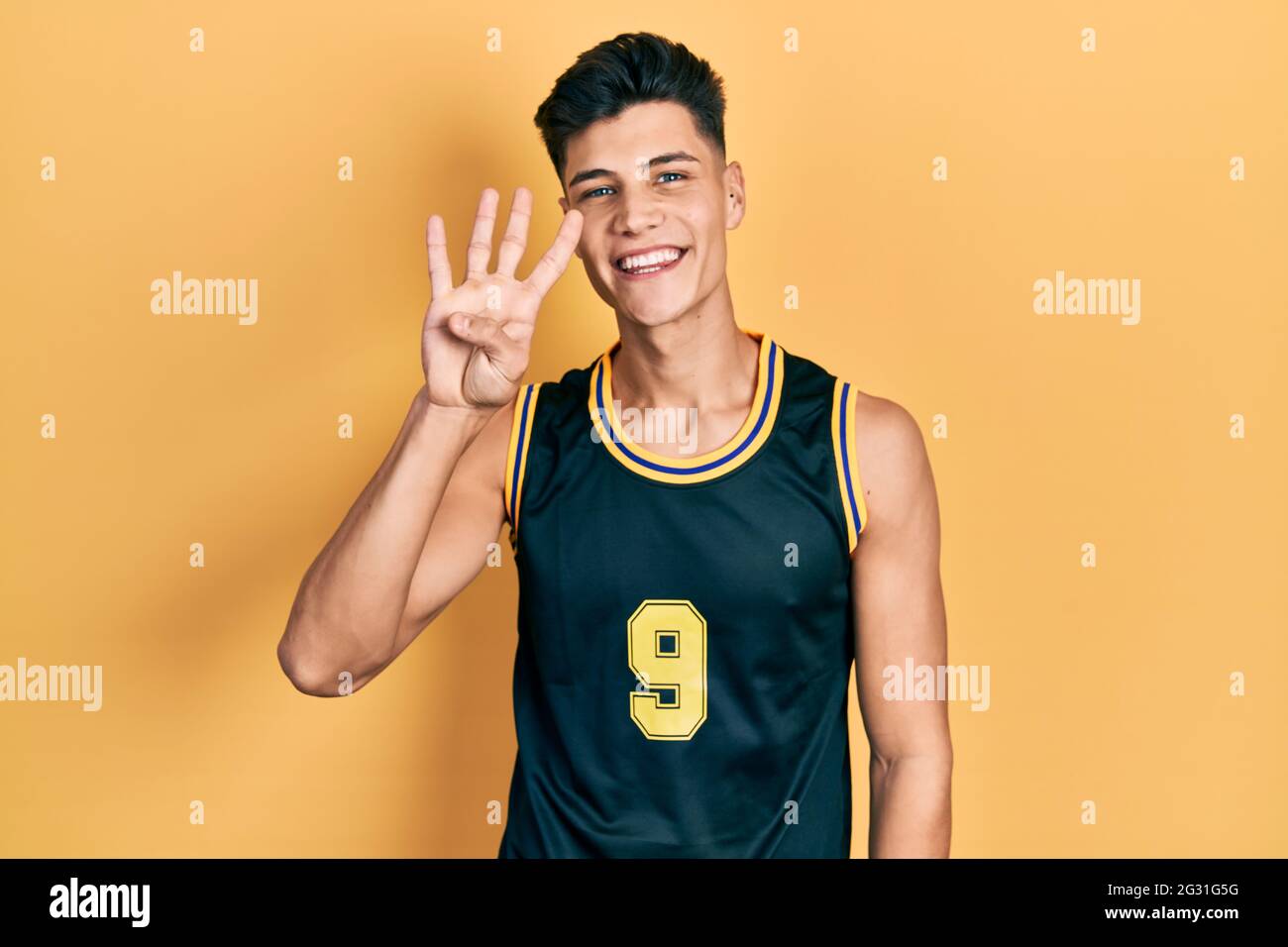 Number 4 basketball player hi-res stock photography and images - Alamy