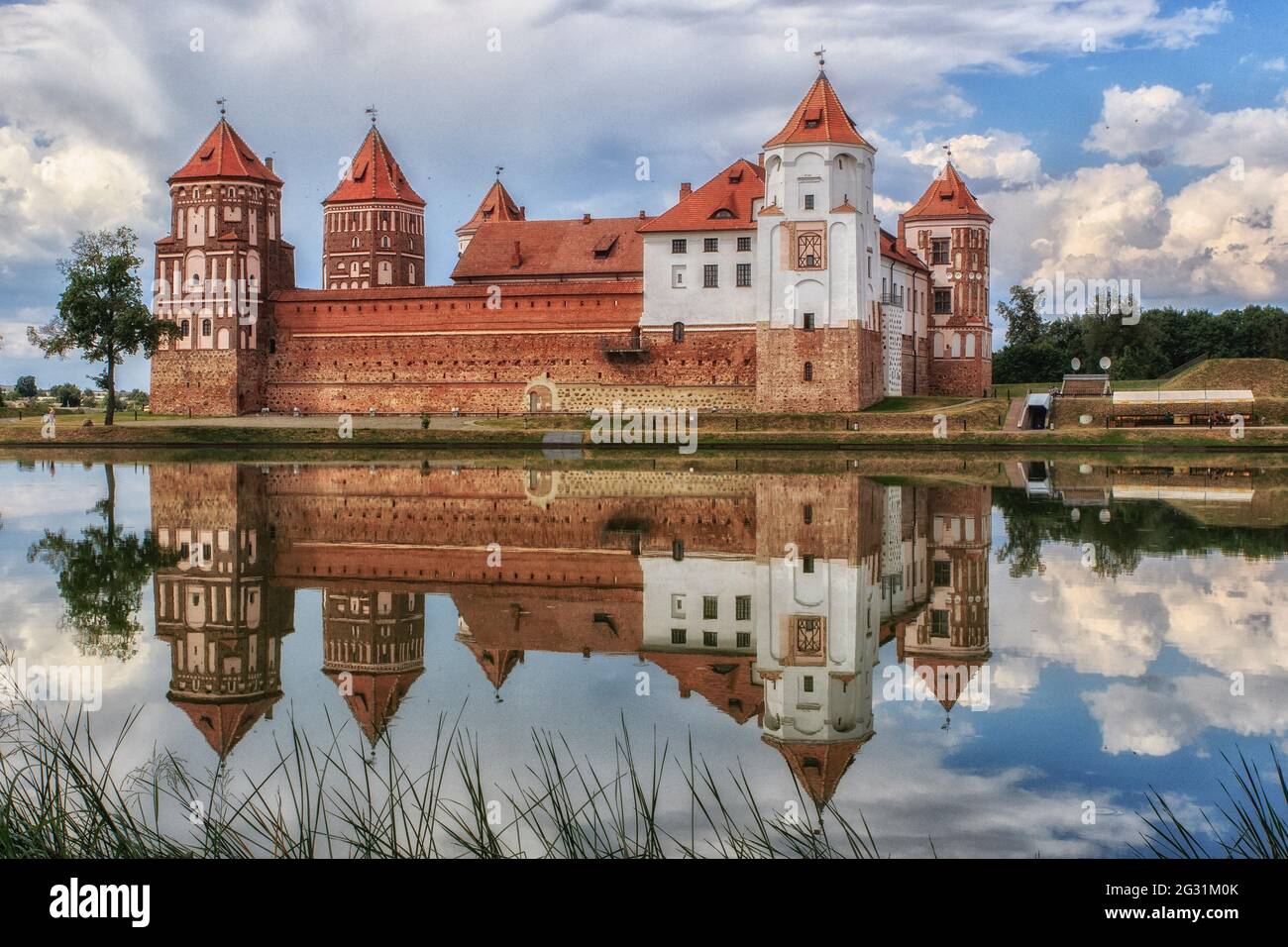 Cloudy sky castle hi-res stock photography and images - Alamy